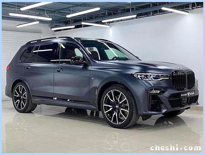 宝马旗舰SUV X7海外进店实拍 ！4.4T V8+能坐7人/竞争奔驰GLS_易车