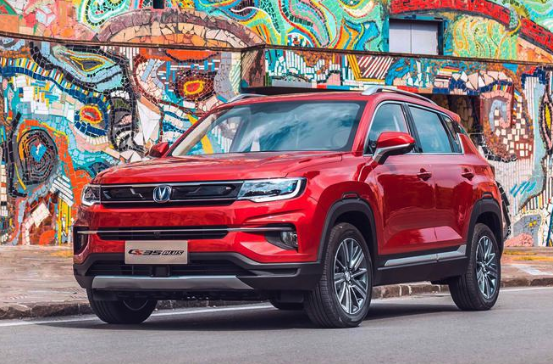 “PLUS”竟然名不副实？荣威RX3“降维打击”长安CS35_易车